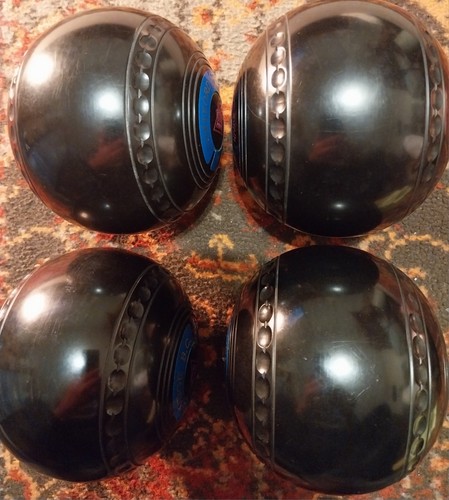 ALMARK COMMANDER LAWN BOWLS SIZE 4M SET OF 4. LOVELY CONDITION | eBay UK