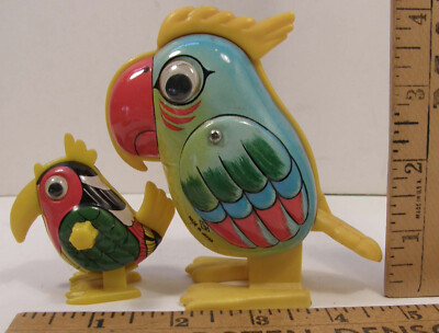 2 VINTAGE TIN LITHO WIND UP HOPPING PARROT TOUCAN BIRDS YONE JAPAN BOTH ...