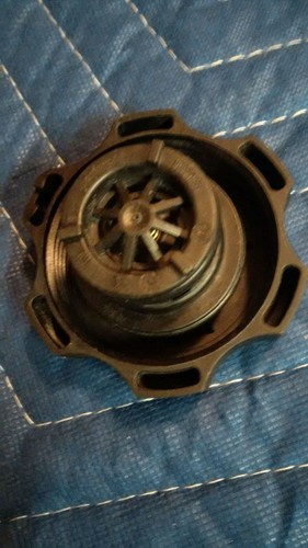 2015-2020 OE TAHOE SIERRA YUKON ESCALADE SUBURBAN COOLANT RESERVOIR CAP ...