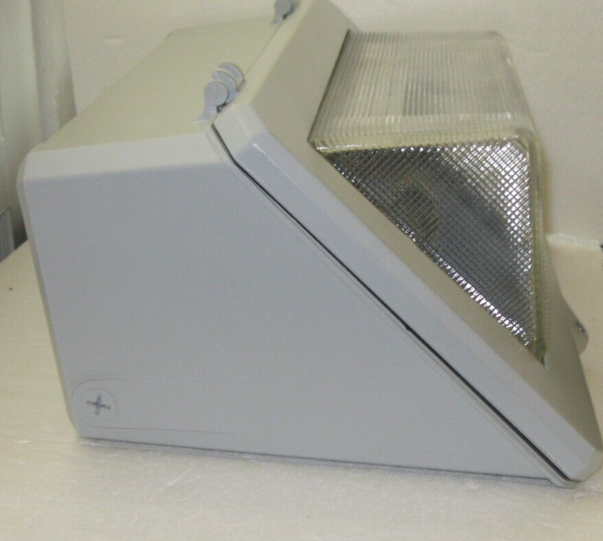 COOPER LUMARK Wall Pack Light 100W Commercial Outdoor Security Lighting ...