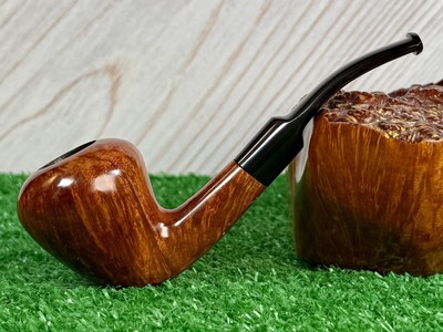 Outstanding Johs Bent Acorn Pipe, 360° Flame Grain, Very Near MINT ...