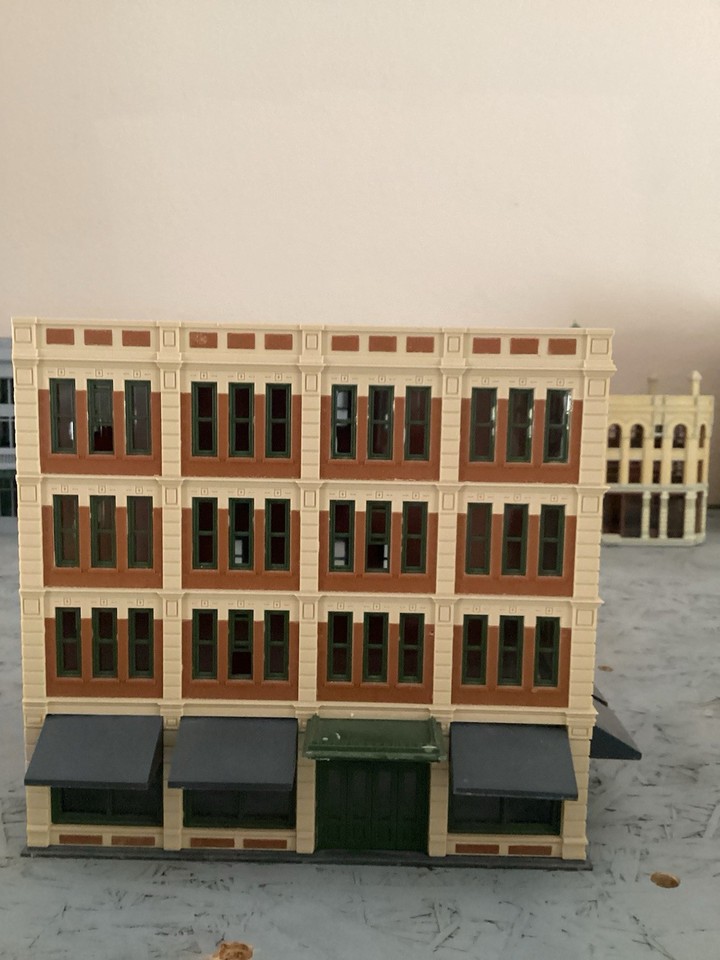 HO Bachmann Spectrum City Scenes Department Store Building Built Up | eBay