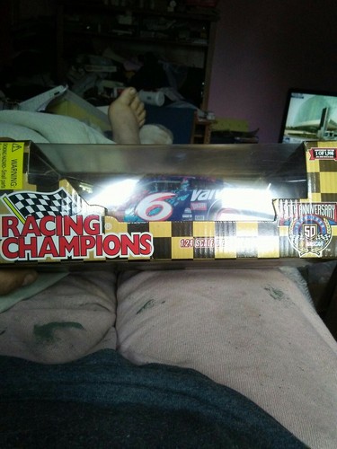 1998 Racing Champions 1:24 Gold NASCAR Mark Martin Valvoline Ford ...