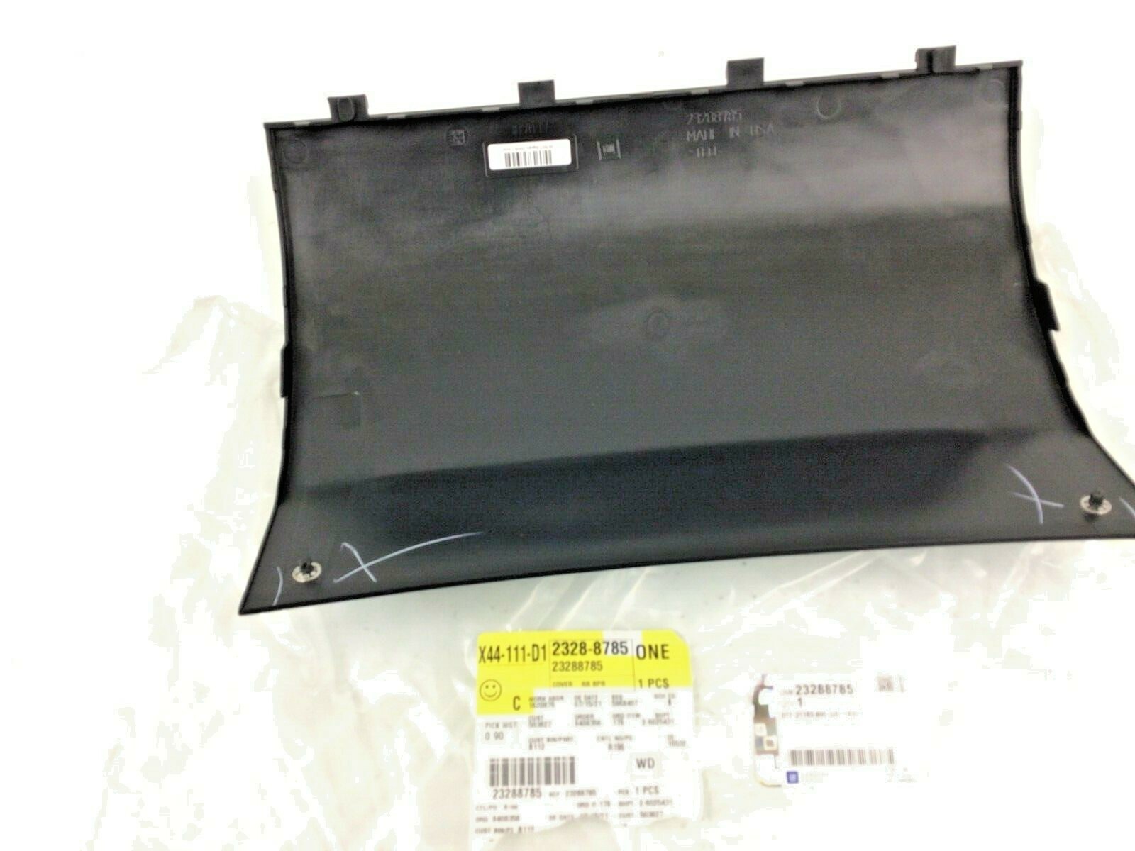 Chevrolet Traverse Premier High Country Rear bumper square Hitch Cover ...