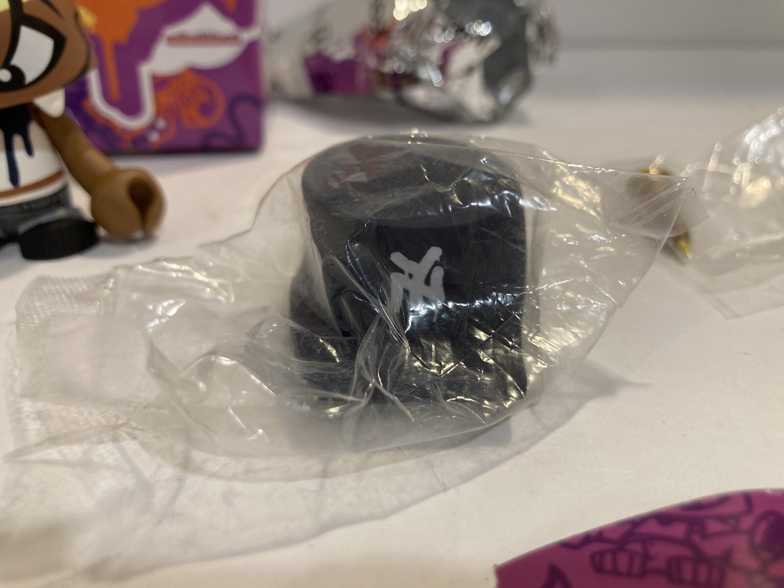 Debilz Kidrobot Figure Hat Accessory NY New York Vinyl 2008 | eBay