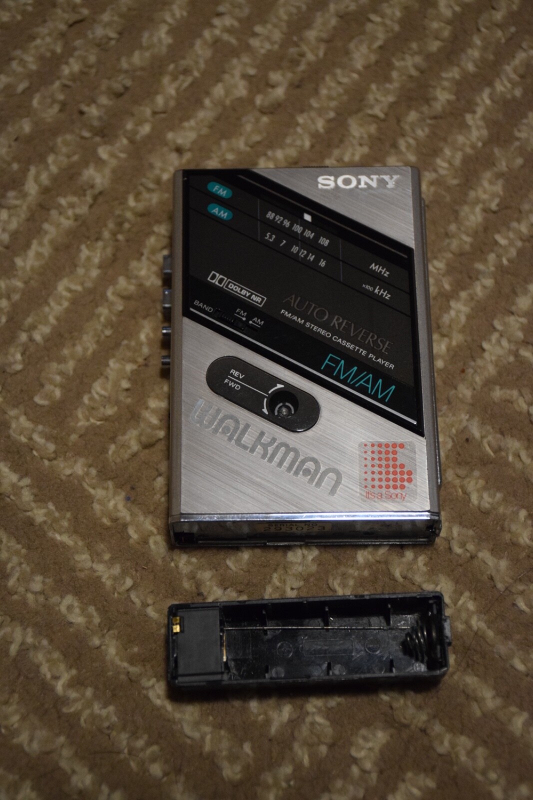 Vintage silver SONY WALKMAN Cassette Player & Radio WM-F100 - not ...