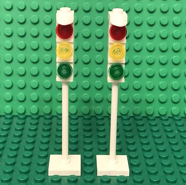 Lego 2 City Mini Figures White Street Traffic Stop Lights Sign With ...