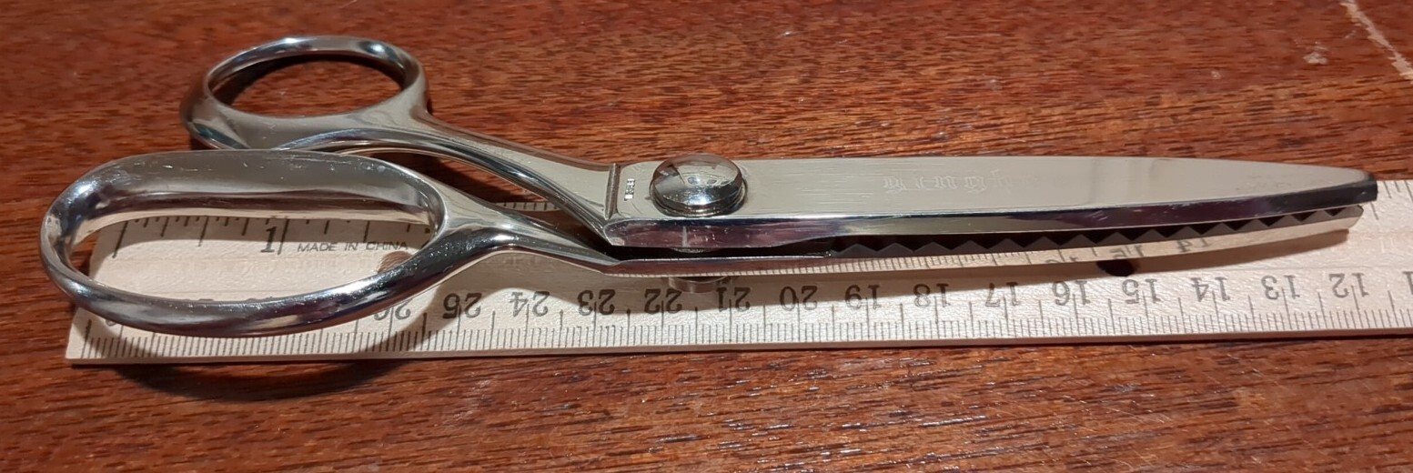GINGHER PINKING SHEARS SCISSOR 7 1/2" SEWING PATTERNS READY CUT ...