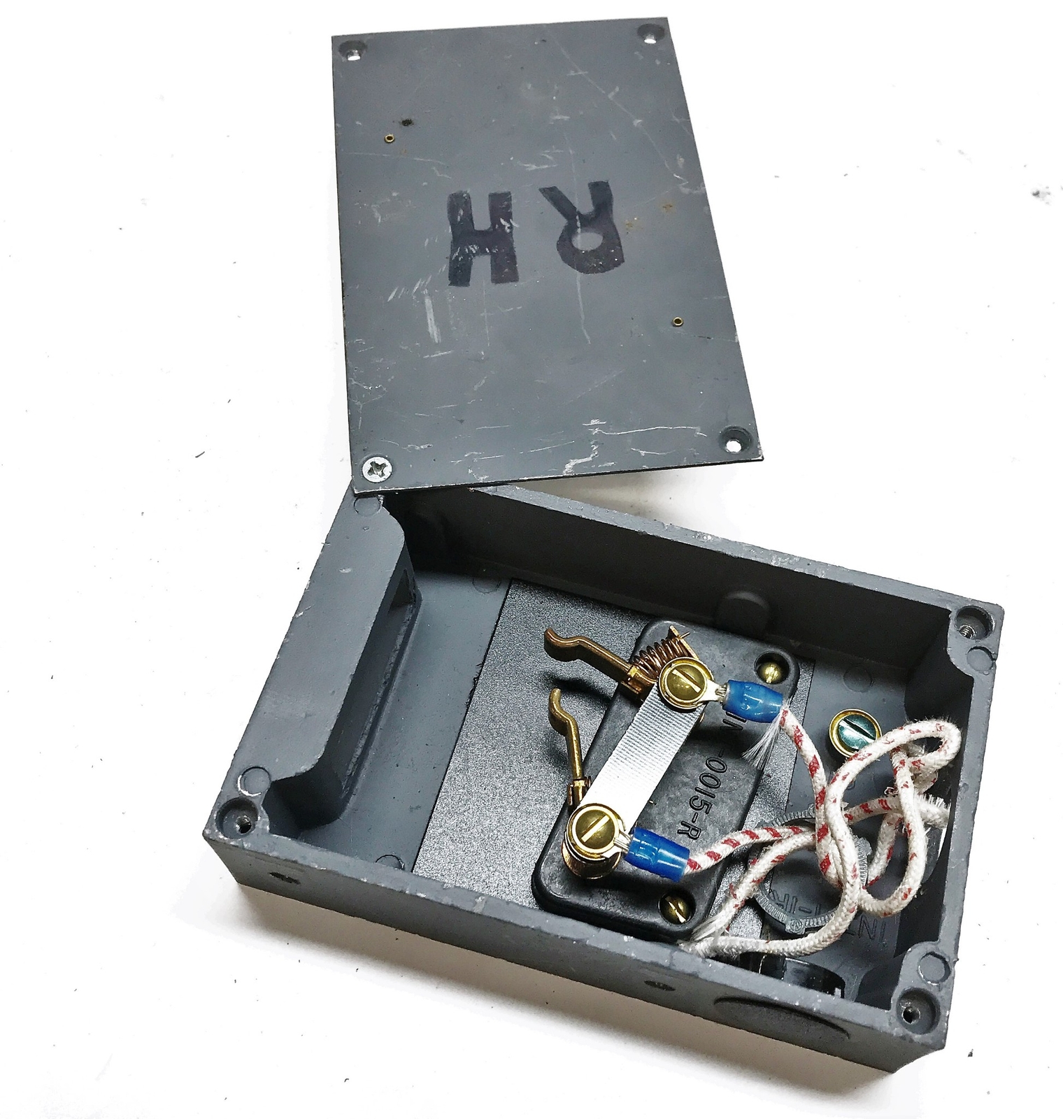 GAL Elevator "Type MO" RH Interlock Switch Housing & Contacts 261-00-M ...