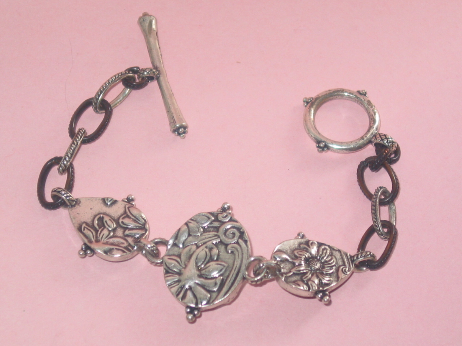 Great Looking Vintage LUCKY BRAND Peace Sign Silver T… - Gem