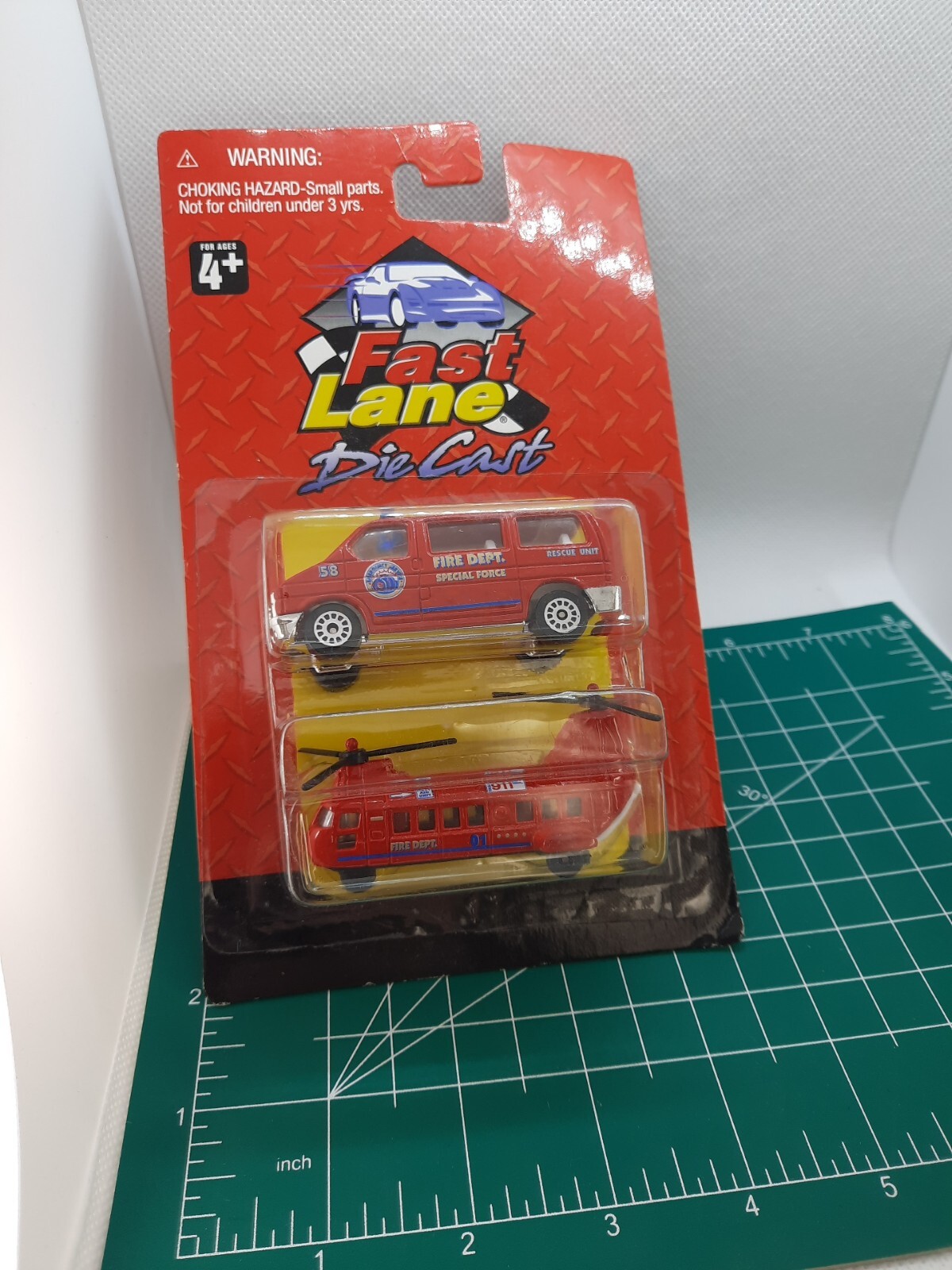 Fast Lane 2-Pack Die-Cast Realtoy Chinook Helicopter & Rescue Van ...