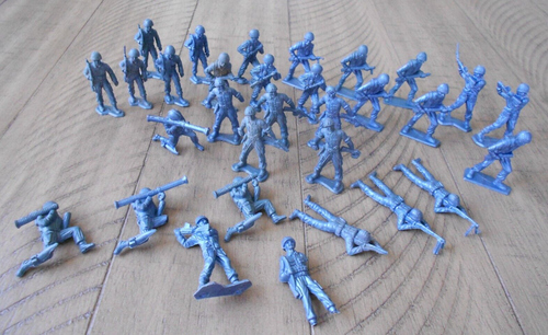 Lot Of 31 Classic Vintage MPC Blue Plastic U.S. Army Men 60mm with logo ...