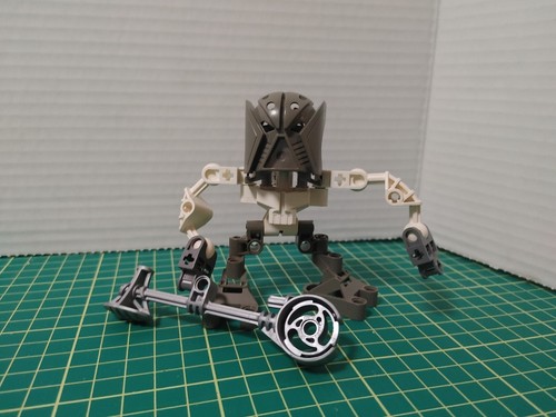 LEGO Bionicle Mata Nui Matoran 8581: Kopeke (complete with Kolhii Ball ...