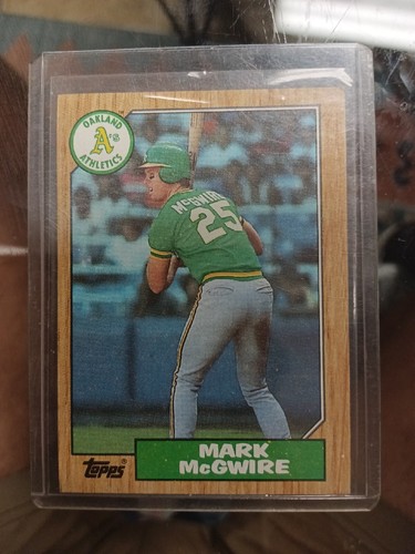 ERROR CARD 1987 Topps Dotted Mark McGwire ROOKIE RC #366 Print defect ...