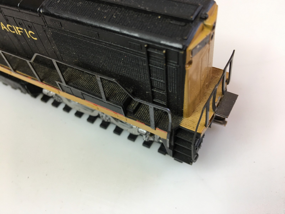 Rivarossi Northern Pacific Diesel Locomotive 2500 PARTS HO Scale Trains ...