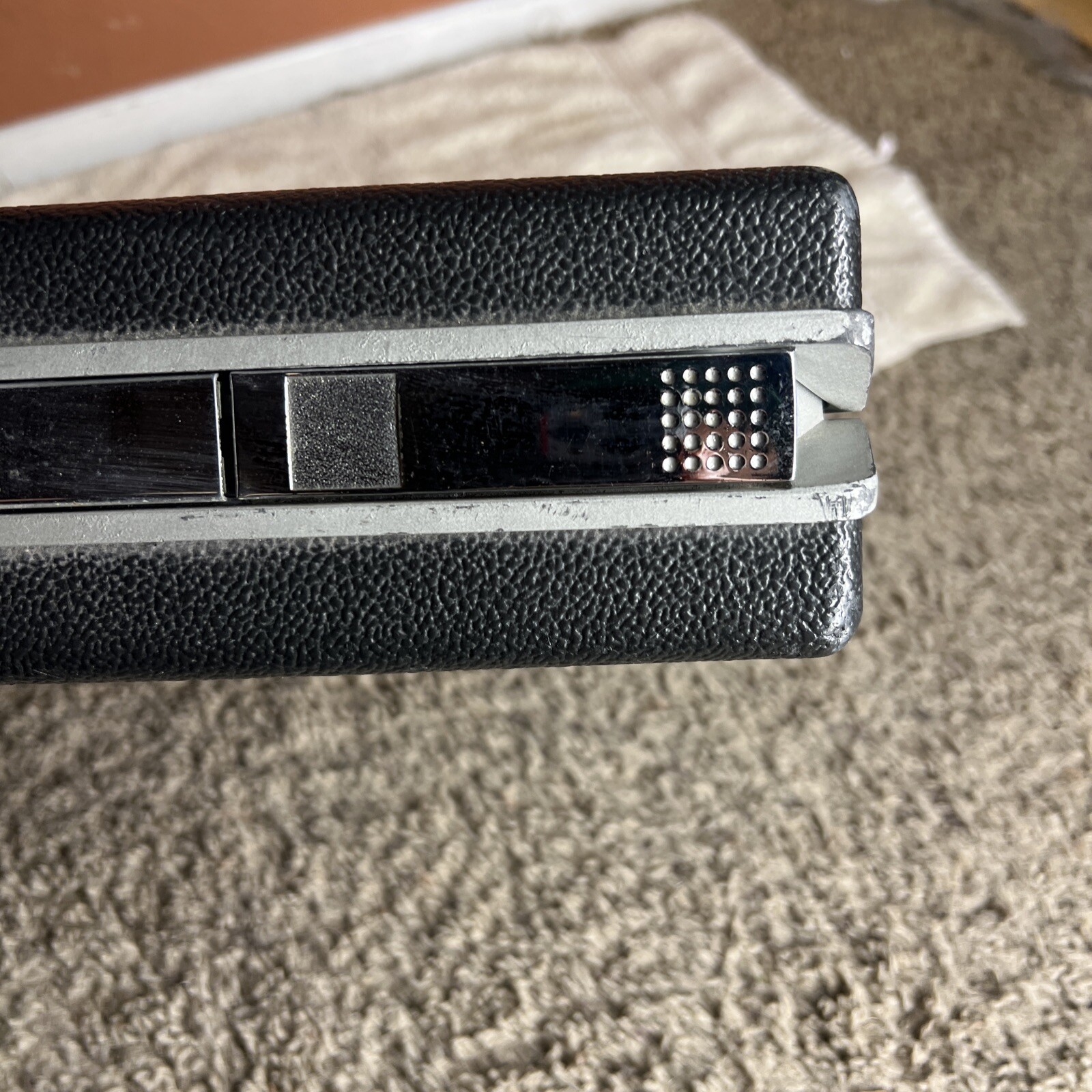 Vintage Samsonite Classic 100 Thin 3.25 Gray Hard She… - Gem