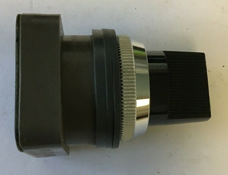 IDEC ASTN 5100B SELECTOR SWITCH***LOTOF25*** | eBay