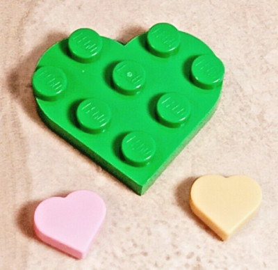 New LEGO Heart GREEN Earth Tan Tile Shape Minifigure Stand Grass Love ...