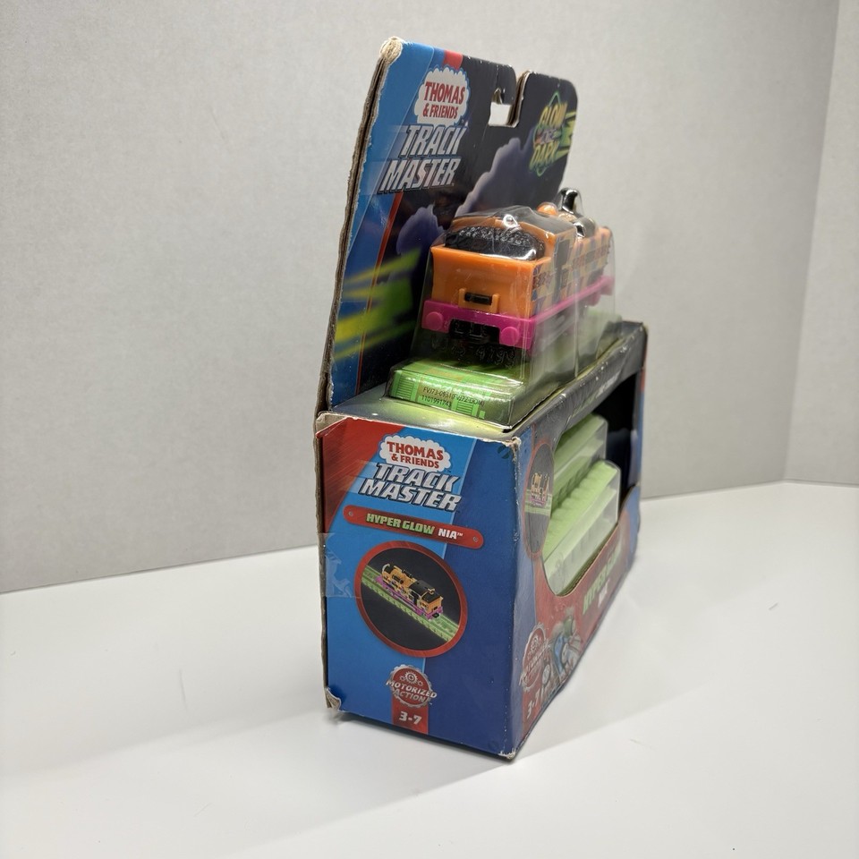 New HYPER GLOW NIA TrackMaster GLOW IN THE DARK TRACK Motorized Engine ...