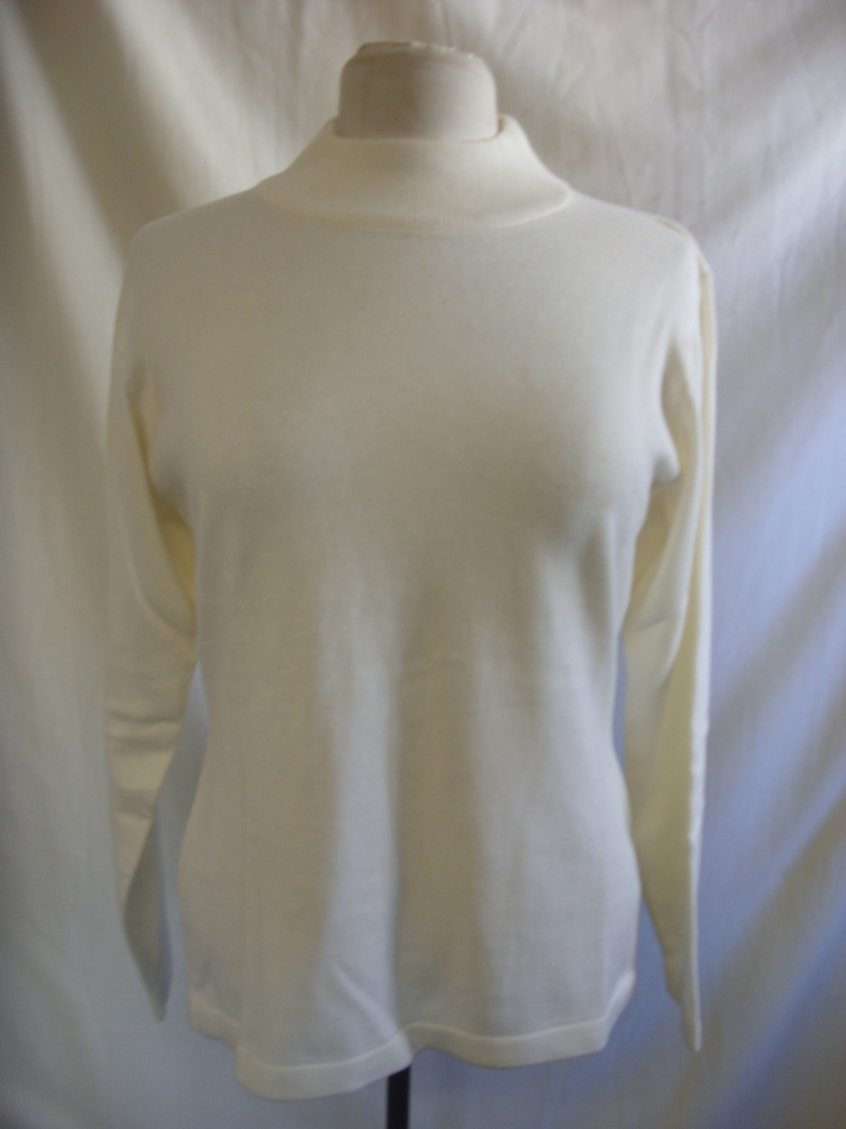 Ladies Jumper - Marisa Christina, size M, off white, NWOT, dusty marks ...