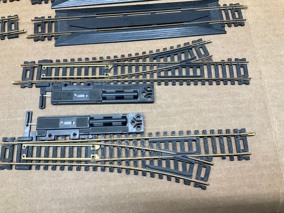 Lot of Vintage HO Scale Atlas Snap Track and Switches | eBay