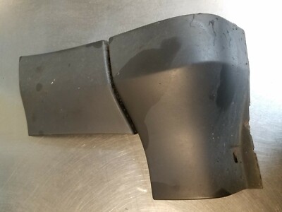 2005-2007 Ford Escape Front Right Lower Rocker Flare Moulding Trim 4W OEM