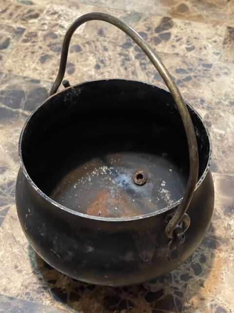 ANTIQUE ENGLISH CAST IRON FOOTED CAULDRON CALDRON c. 1700's | eBay