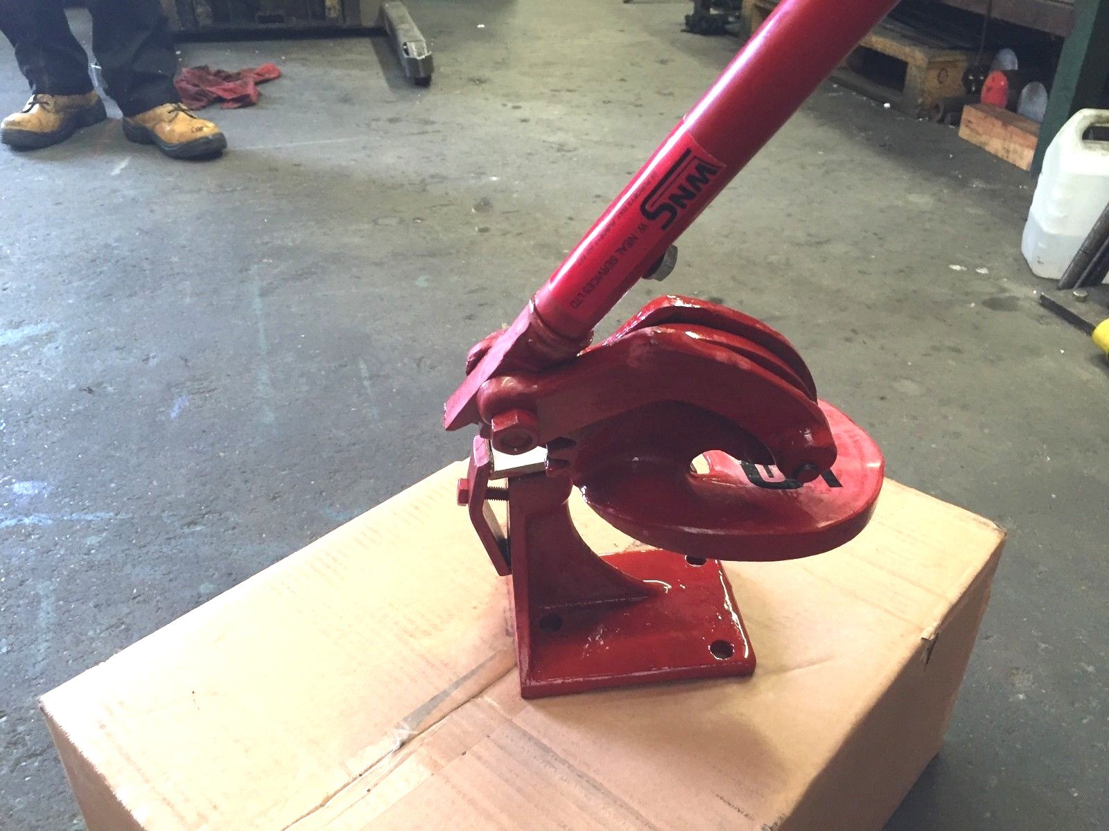 WNS Sheet Metal Throatless Shear Curved Blade Cropper Cutter Guillotine ...