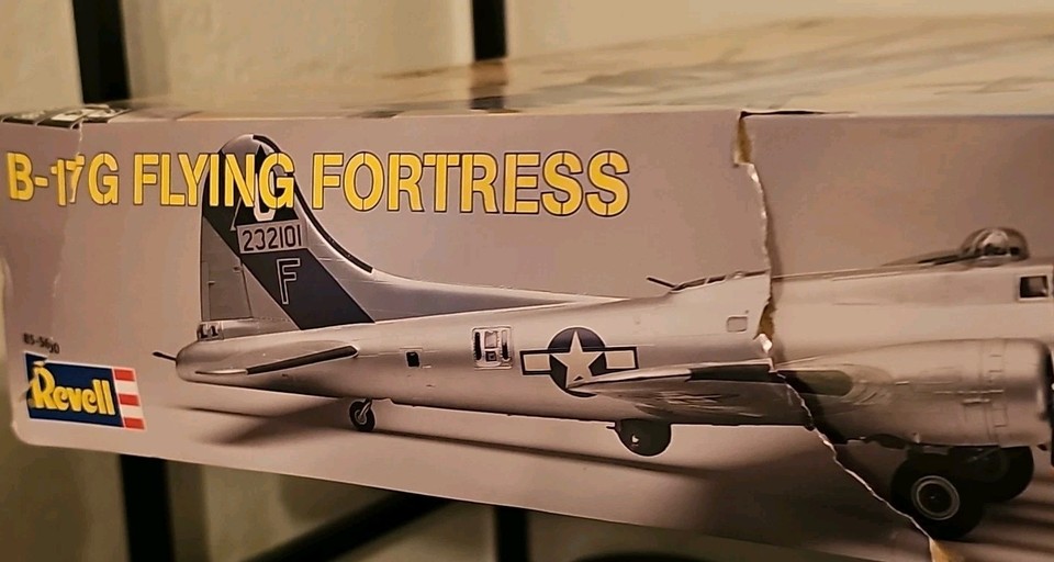 WWII USAF B-17G FLYING FORTRESS REVELL 1:48 SCALE PLASTIC MODEL ...