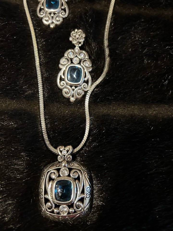 Ladies beautiful Brighton necklace and earring set with beautiful large ...