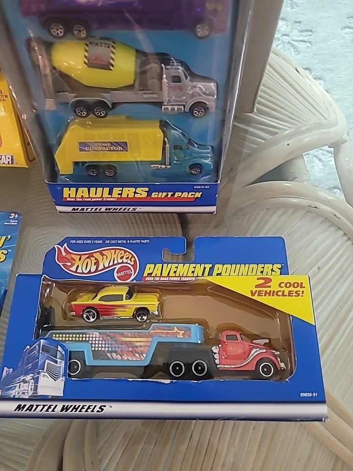 1997 Hot Wheels Haulers Gift Pack Set of 4 Toys R US Geoffrey Racing ...