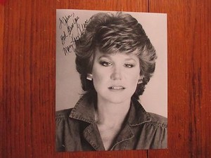 MARY KAY PLACE("Mary Hartman, Mary Hartman")Signed 7 X 9 Black & White ...