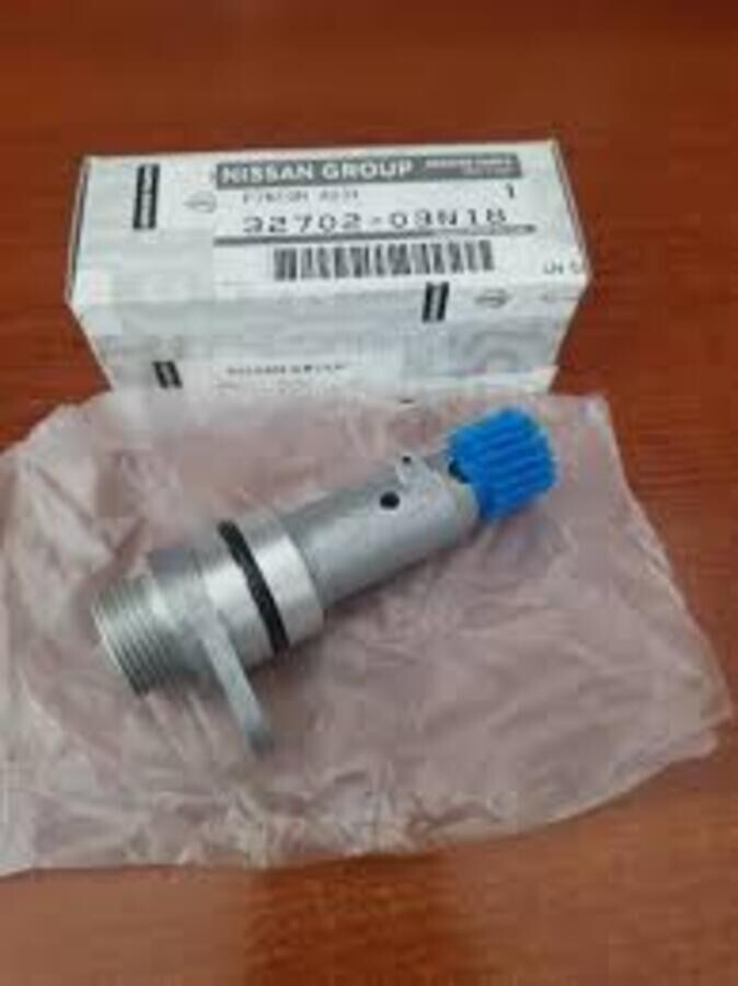 Nissan Genuine OEM Pinion assy-speedometer 720 DATSUN 1979/01- 32702 ...