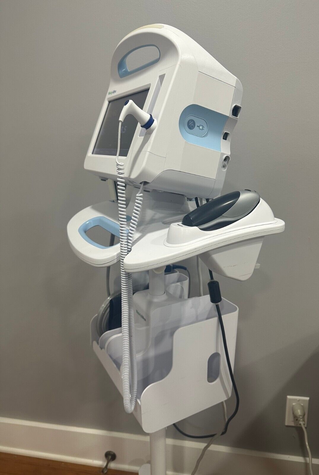 Welch Allyn Connex Vital Sign Monitor 6000 Series, Stand, Nellcor, NIBP ...