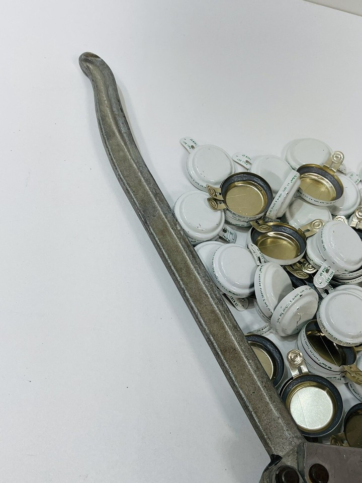Tri-Sure cap sealing tool AR 18 3/4 18 GA. + 75 Original 1 3/8'' caps ...