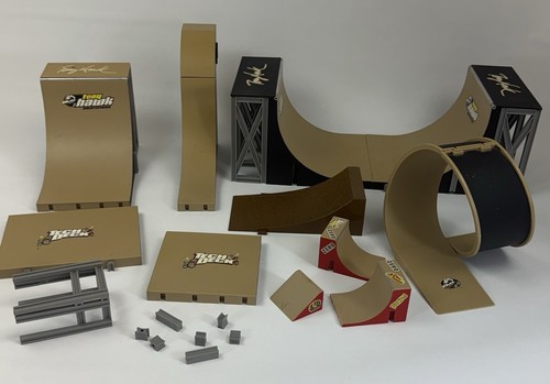 Tony Hawk Tech Deck Skate Park Half Pipe Vert Ramp Loop Finger Board ...