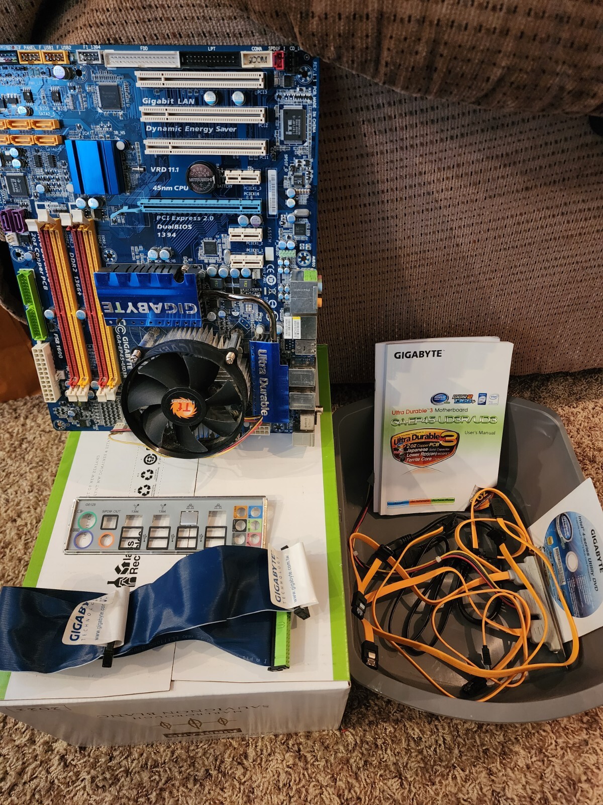 Motherboard + CPU! Gigabyte: GA-EP45-UD3R w/ Intel Core 2 Extreme x6800 ...