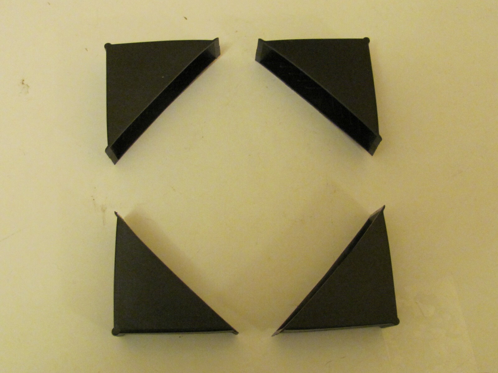 Pack of 100 - BLACK PLASTIC CORNER PROTECTORS 6cm x 6cm x 22mm | eBay UK