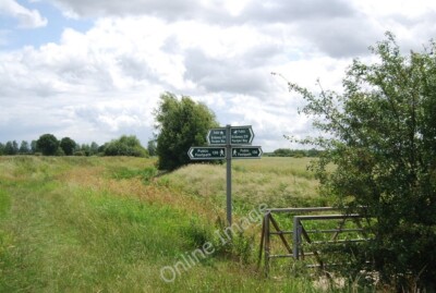 Photo 6x4 Signpost on the Mardyke Way North Ockendon c2011 | eBay UK