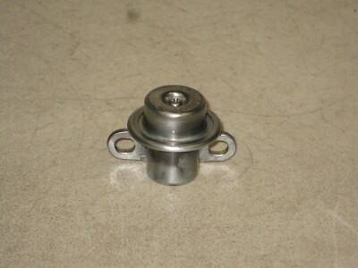 Toyota 1.5L 1.8L Fuel Injection Pressure Regulator Pulsation Damper ...