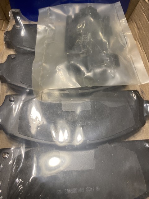 Napa Silent Guard Brake Pads Set Integrally Molded Ceramic SG-7497-X ...