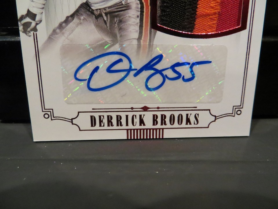 National Treasures Parallel Autograph Jersey Buccaneers Derrick Brooks ...