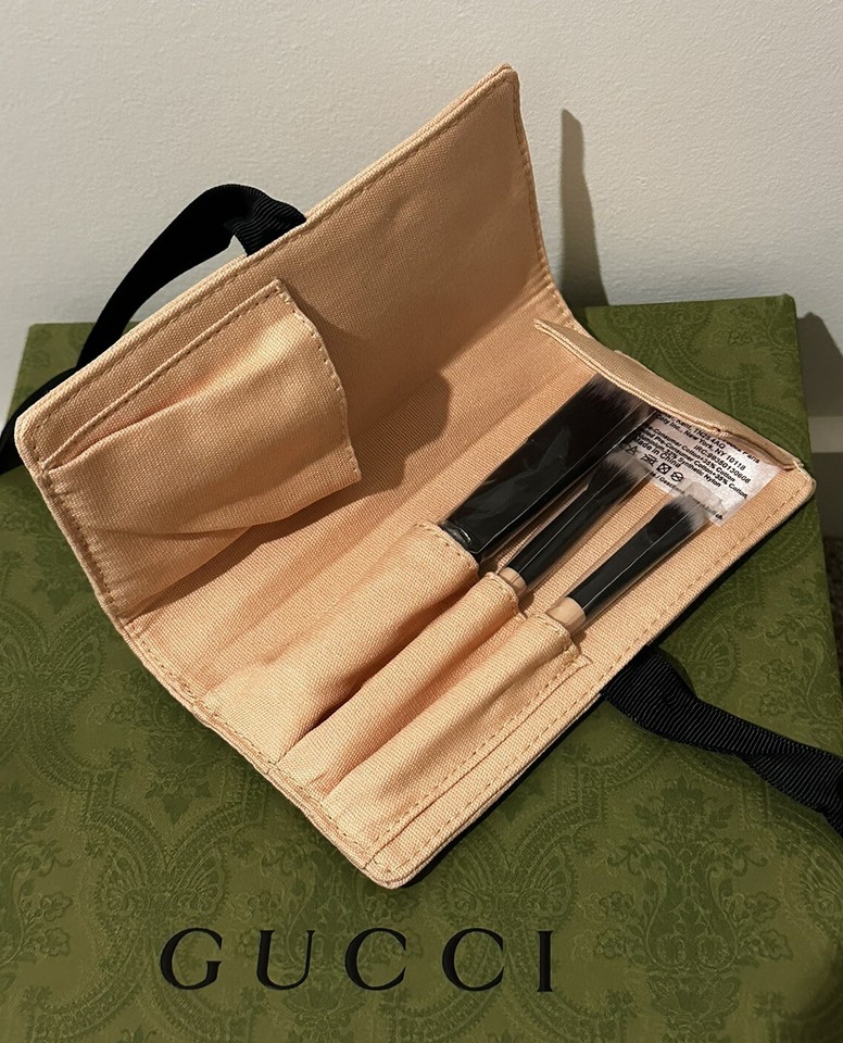 Gucci Beauty 2022 GWP Travel Kit Set of 3 Face Brushes with Pouch ...