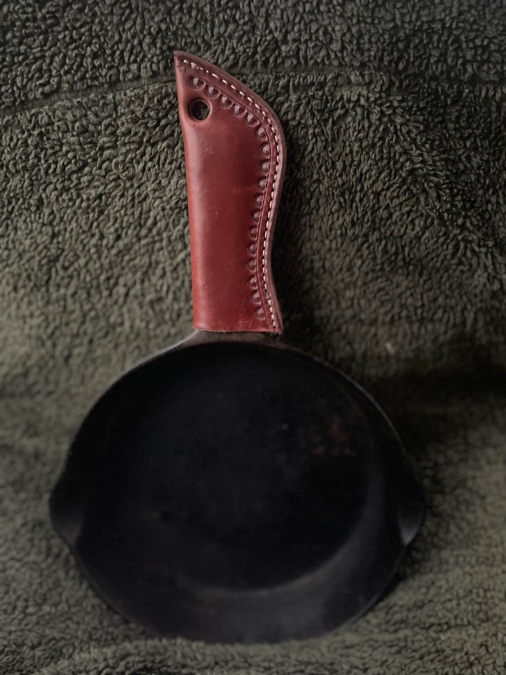 🇺🇸 custom leather cast iron pan handle sleeve made in the USA 🇺🇸 | eBay