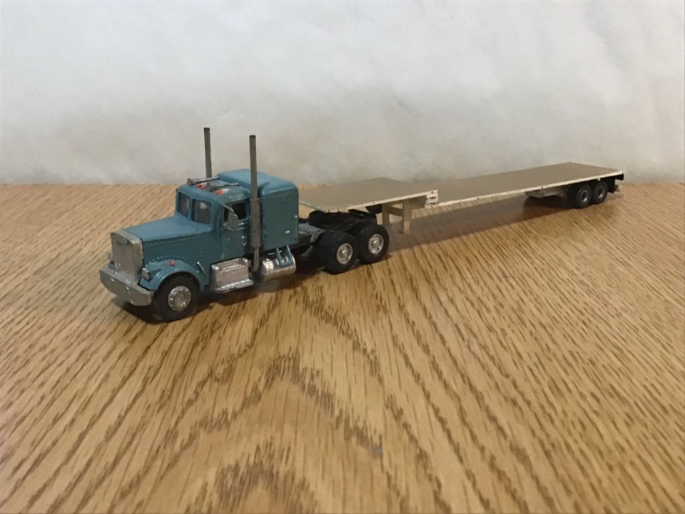 HO 1/87 Custom diecast Freightliner FLC truck and 40’ drop deck flatbed ...