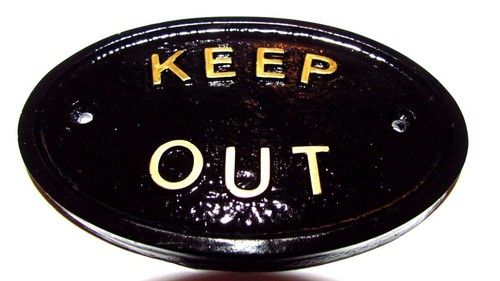 KEEP OUT HOUSE DOOR PLAQUE WALL/GATE SIGN GARDEN KEEP UNWANTED VISITORS ...