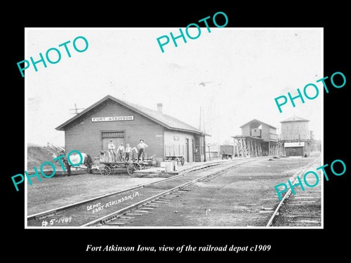 OLD 6 X 4 HISTORIC PHOTO OF FORT ATKINSON IOWA THE RAILROAD DEPOT ...