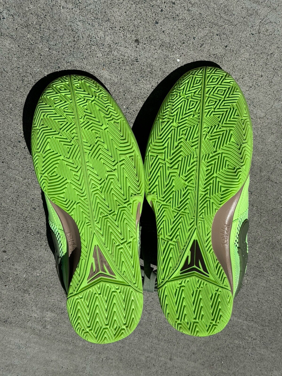 [FD6565-300] MENS NIKE JA 1 "ZOMBIE" LIME GREEN Halloween Size 10.5 Ja ...