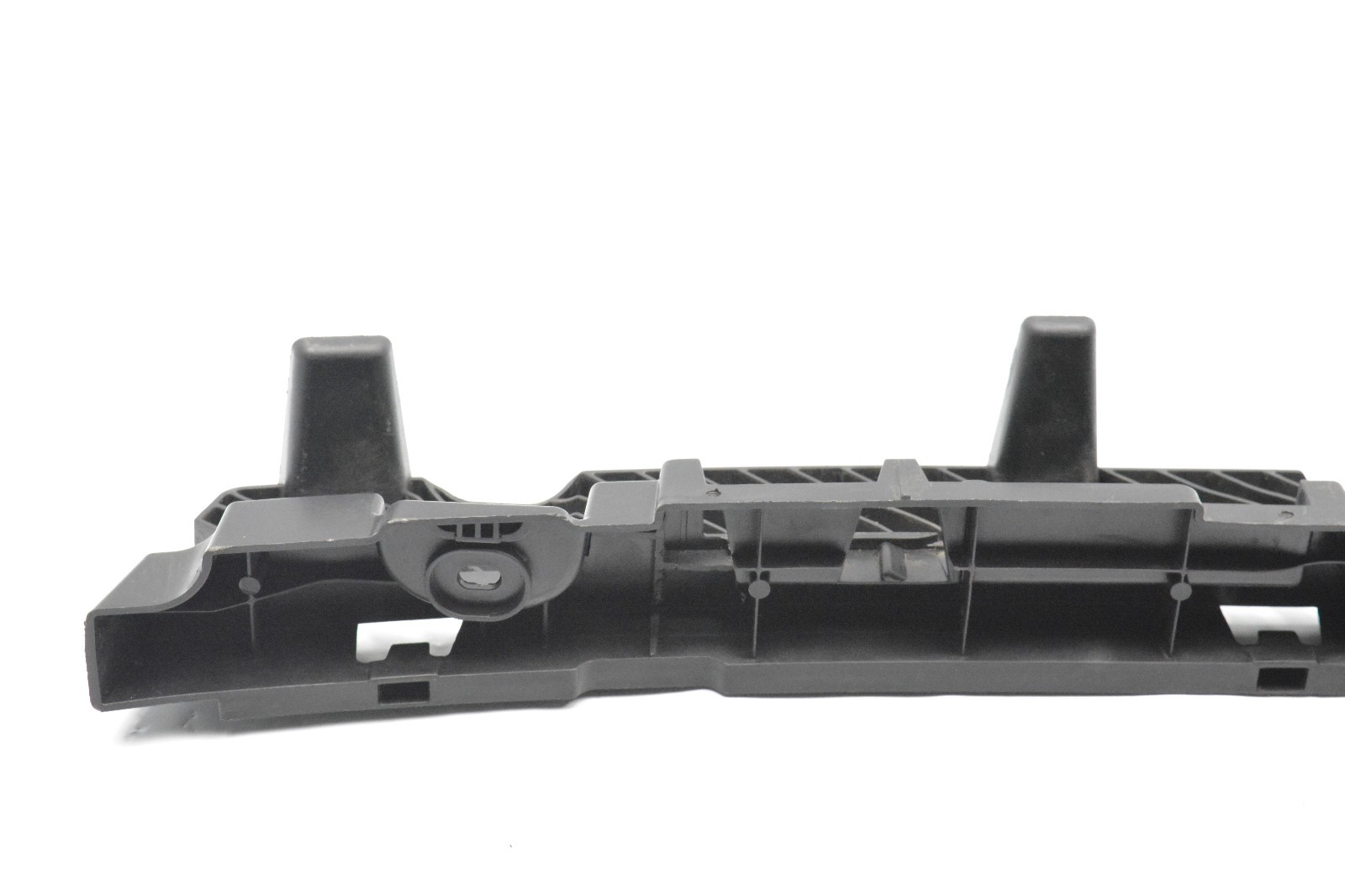 VOLKSWAGEN PASSAT B8 2014 ONWARDS REAR BUMPER MOUNTING MIDDLE BRACKET ...