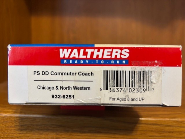 Walthers HO 932-6251, CNW PS DD Bi-Level Commuter Coach Car, Preowned ...